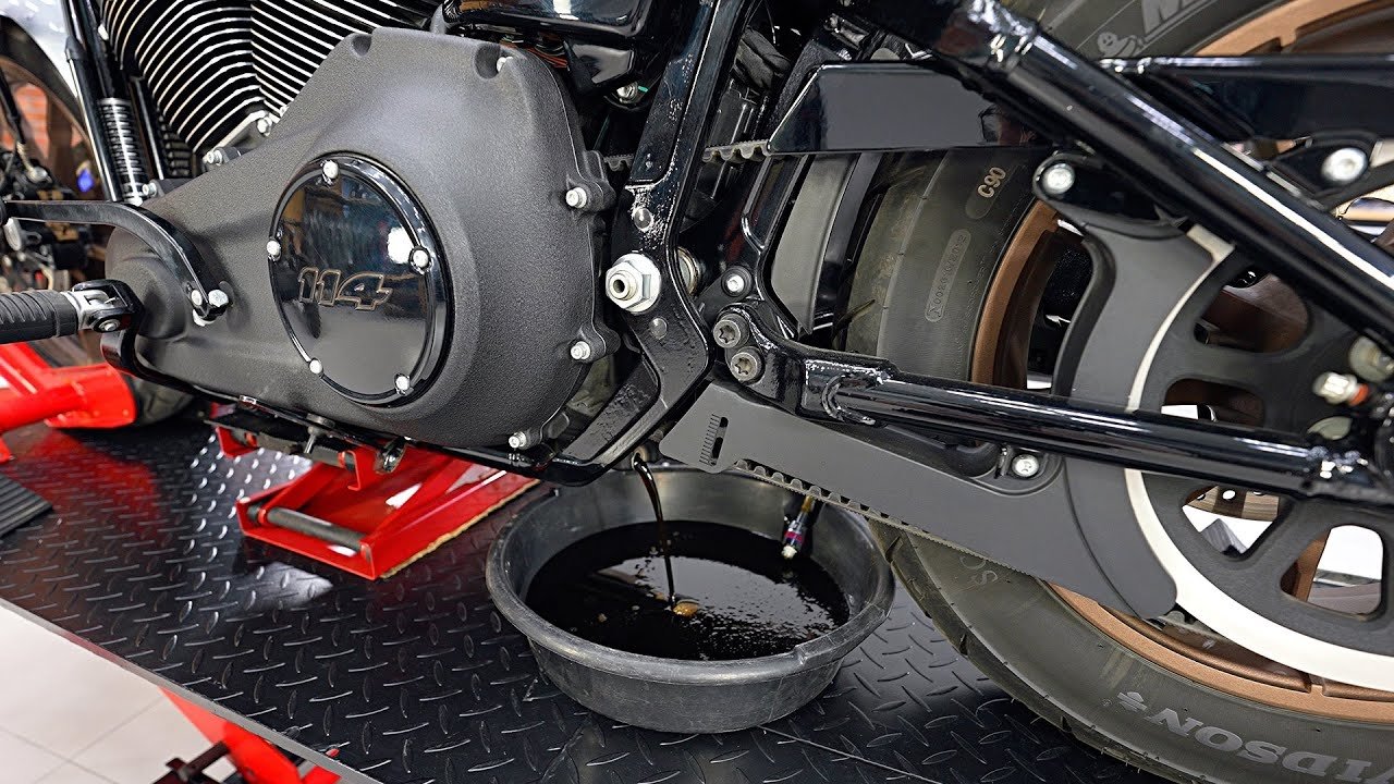 Harley-Davidson Low Rider S Oil Change | Stuntex - Motorcycle Video ...